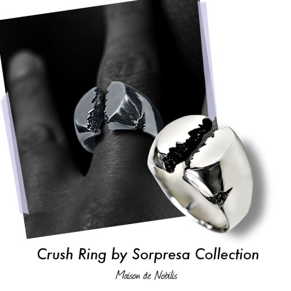 カルチャー要素をデザインに取り入れたSorpresa Collection。男らしく無骨なアイテムが普段のコーデのスパイスとなり、個性を引き立ててくれます。「指輪を割ると、中は石・・・？」石で作られた指輪にシルバーメッキを施したように見える...