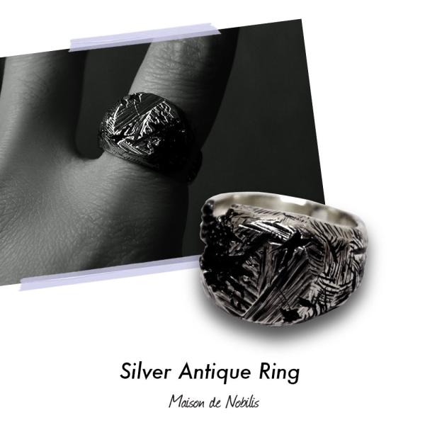 カルチャー要素をデザインに取り入れたSorpresa Collection。男らしく無骨なアイテムが普段のコーデのスパイスとなり、個性を引き立ててくれます。こちらは石が風化した様なアンティーク加工の指輪です。沈没船から掘りおこしてきたような...