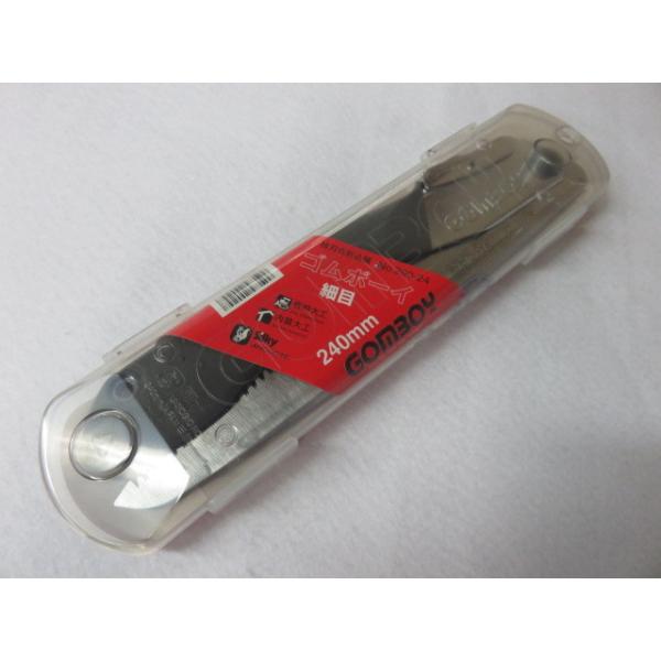 替刃式折込鋸。ラバーハンドル。ノンアサリハードクロームメッキ。生木、合板、一般木材などに。縦引き、横引き、斜め引きに対応。木材、切り方に条件をつけない。刃先を超高度に焼き入れ、替刃として超耐摩耗性を実現。仮枠、内装工事などに。刃渡り：240...