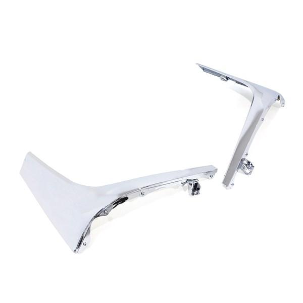 2回のメッキ加工を施すことによりエレガントな印象に！破損に強く、衝撃の強い荒れた道でも安心して走行可能です。メッキタイプの為、高級感がアップしサイドのイメージが一新されます。【適合車種】三菱ふそうキャンター 令和2年(2020年)11月〜標...