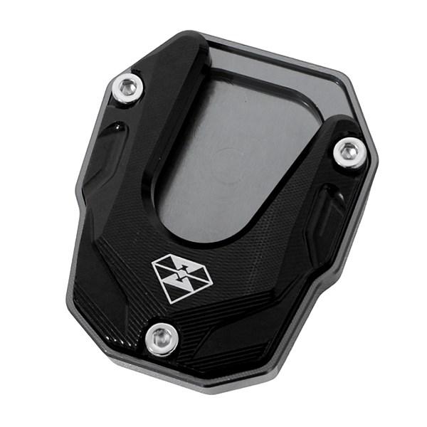 高強度アルミニウム合金汎用タイプのバイクサイドスタンドプレートです。未舗装地（砂利・土など）での駐車時に、沈み込みや転倒を防止し、安定性を向上。設置面積を広げることで、プレートにかかる力を分散します。カスタム好きや、バイクをカッコよくおしゃ...