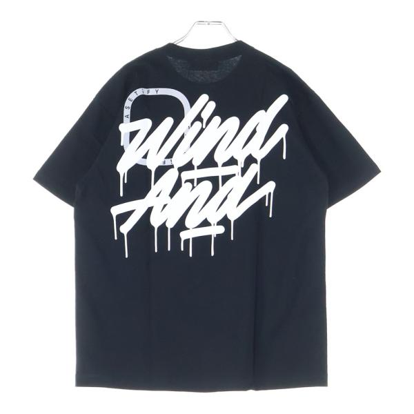 [商品番号]9025K180028[ブランド]WIND AND SEA（ウィンダンシー）[モデル]22SS ×IT'S A LIVING イッツア リビング ロゴプリント クルーネック 半袖Tシャツカットソー ブラック ITLIV-CSTF...