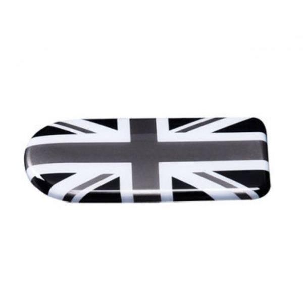 商品内容 グローブボックスカバー*1点材質 ポリカーボネート(PC)仕様 ユニオンジャック(黒+灰)Aタイプ取り付け 裏側に両面テープがありますので、貼り付けられます。貼り付けたら、表面の保護膜を剥がします。適用車種 MINI 新型ミニクラ...