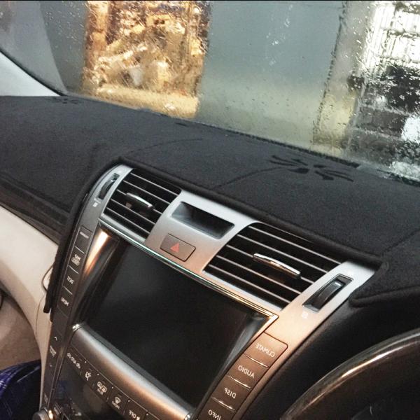 商品説明●原文翻訳のため分かりづらい場合がございますがご了承下さい。レクサス LS460/600h（2006-2010年式)用 ダッシュボードマットになります。専用設計なのでダッシュボードに完全フィット。切り込みも入っているので通気口を塞ぎ...