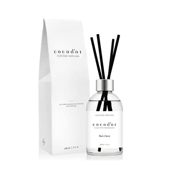 カラー：ブラックチェリーサイズ：ホワイトエディション 200mlブラックチェリー：ブドウとリンゴの甘い香りと、ブラックチェリー特有の室内を明るく活気づける甘くて神秘的な香りをミックス。【構成】200mlディフューザー本品1個＋繊維のリードス...
