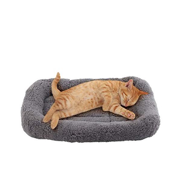 カラー：グレーサイズ：グレーS/加熱なしこの猫ベッドのサイズは28×42cm、猫、小型犬、うさぎ、ハムスターなどのペットに適用します。ポリエステルを填充した素材を使用し、柔らかくて温かい。快適性を持つ5cmのコットンのマットはペットの椎骨を...