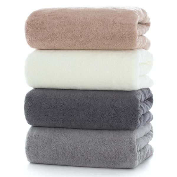 カラー：4色-Bサイズ：バスタオル(70*140cm)スタイル：4枚組/バスタオル【極細繊維のマイクロファイバー素材】呼吸をしているかのような機能性を備えた快適な素材です。内側生地も外側と同じ、機能性がさらにアップする。特徴：吸水・速乾・軽...