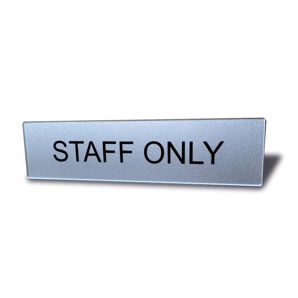 カラー：STAFF ONLYサイズ：ステッカー（1枚入り）【商品名】アクリルサインプレート（STAFF ONLY）【商品仕様】寸法：140mm×35mm 厚み：2mm【耐水性と耐候性に優れ】屋内外を問わずにお使いいただける、アクリル製のサイ...