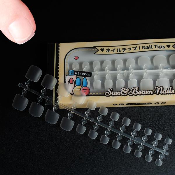 カラー：足用スタイル：マットSun＆Beam Nails クリアネイルチップ 15サイズ240枚入り フルカバー ハーフチップ 薄い 快適 マット ネイルアート アクリル マニキュア サロン 業務用 (足用)