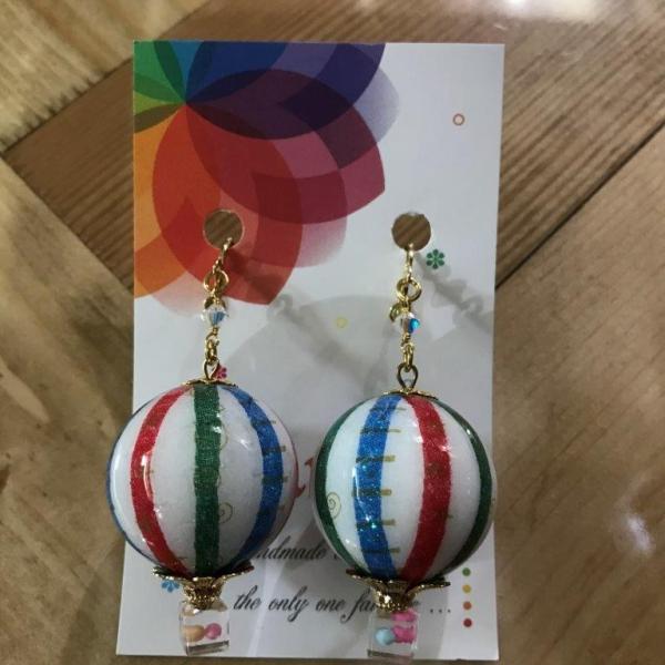 製作者：Aruru♪サイズ：球の直径 25mm材　質：デコナップビーズ、レジン