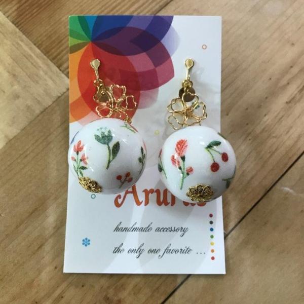 製作者：Aruru♪サイズ：球の直径 25mm材　質：デコナップビーズ、レジン