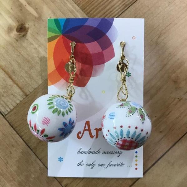 製作者：Aruru♪サイズ：球の直径 25mm材　質：デコナップビーズ、レジン