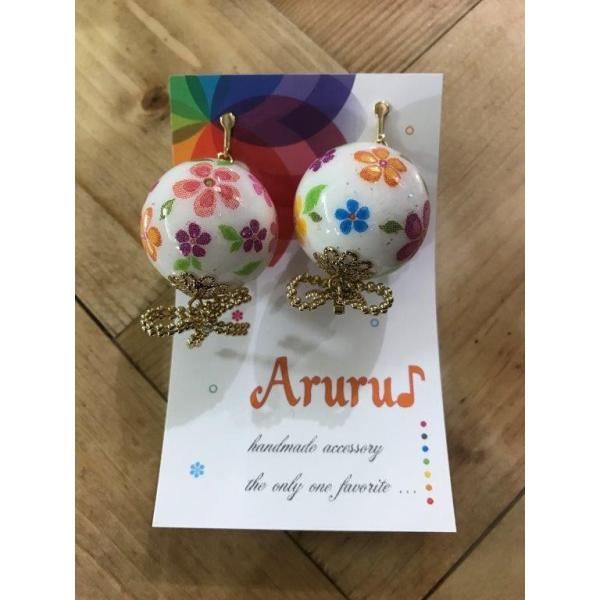 製作者：Aruru♪サイズ：球の直径 25mm材　質：デコナップビーズ、レジン