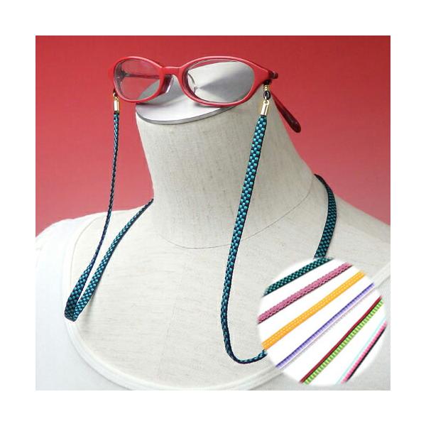 「鬼滅の刃」で話題の和柄の加賀紐で作った眼鏡ストラップです。どれも綺麗なカラーで織られた柔らかな加賀平紐で首への負担も少ないです。鬼舞辻無惨イメージの「鬼の親玉カラー」と悲鳴嶼行冥や宇髄天元をイメージした「柱カラー」も入荷！鬼滅の刃の次回作...