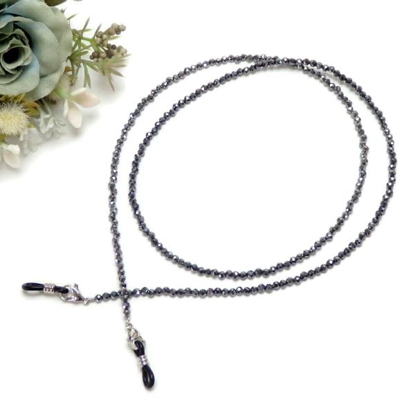 ※ご注意・ポスト配達便での発送なので、代引きでのお支払いは不可能となりますので、ご了承下さい。・ポスト配達便は発送してから2〜5日後に郵便受けに投函されます。つけるだけでいつものメガネが華麗にドレスアップすること間違いなし！2WAYでネック...