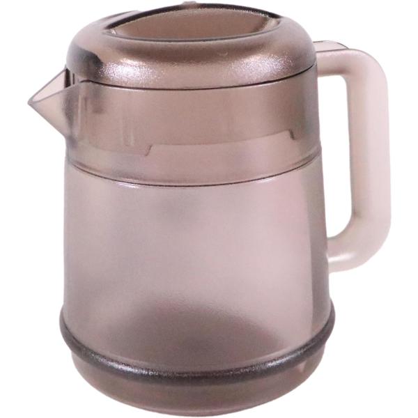 本間冬治工業 ピッチャー 1.3リットル 洗いやすい コンパクト 業務用 日本製 スモークブラウン 水差し 麦茶ポット 冷水ポット 416004 ・サイズ(約):直径112×高さ173mm・容量:1.3L・生産国:日本・素材・材質:ポリカー...