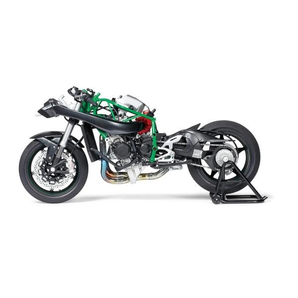 タミヤ 1/12 オートバイシリーズ No.131 カワサキ Ninja H2R プラモデル 14131 ・シートカウル、車名ロゴ、アッパーカウルのリバーマークは金属製インレットマークを使用・スリックタイヤは質感あるソリッドゴム製、レーシン...