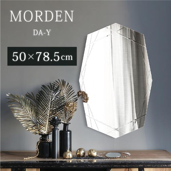 ●商品説明　ダイヤモンドのように美しい八角形デザイン。　風水では八角形の鏡は良い運気を呼び込むとされています。　Vカットを組み合わせたデザインは宝石のようなラグジュアリーな雰囲気に。　飛散防止加工済みで、万が一鏡が割れたときも安心。　鏡のメ...