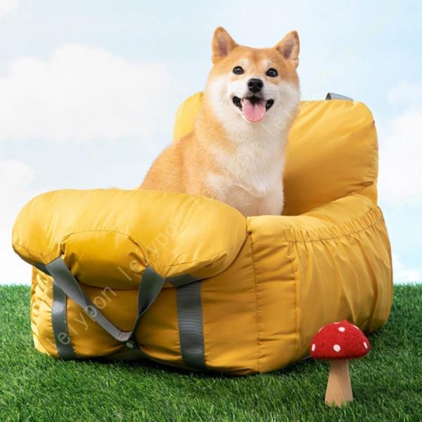 ☆【サイズ】55*50*40cm（推奨体重7kg以下）☆【機能】車酔い防止、飛び出し防止 、汚れ防止、破れ防止、落す防止 、邪魔防止 ☆【全車種対応】適用対象：中小型犬、猫。対応車種：全車種☆【安定感抜群・飛び出し防止】座席はもちろん、後部...