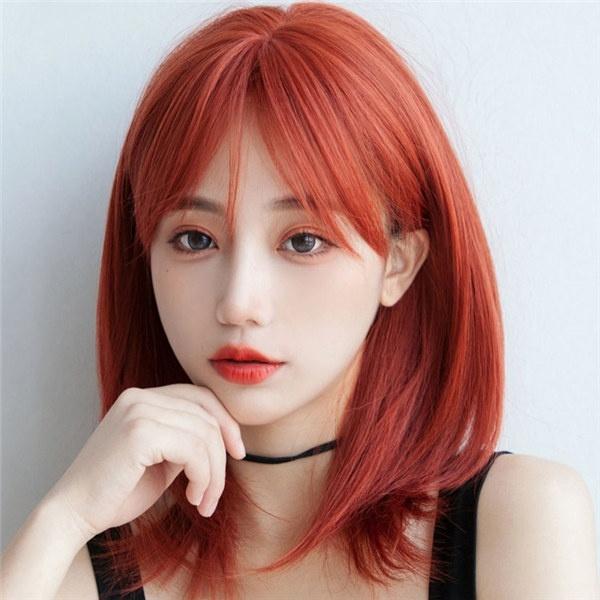 [ セット内容 ]ウィッグ /ヘアネット [ カラー ]レッド写真をご参照下さい [ 素材 ]耐熱ファイバー[ サイズ ](cm)頭周り55-58cm※こちらの商品は、個人差等ございますので、商品ご到着後、お客様ご自身より手くしやカット等多...