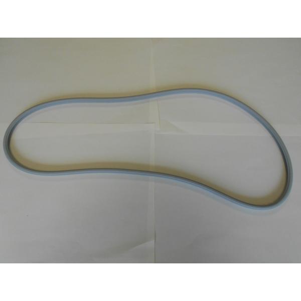 ドアと本体の隙間から冷気が漏れないようにします。