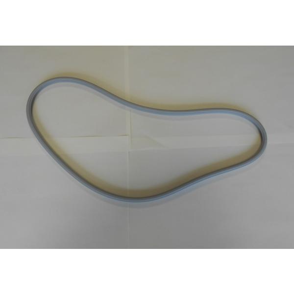 ドアと本体の隙間から冷気が漏れないようにします。