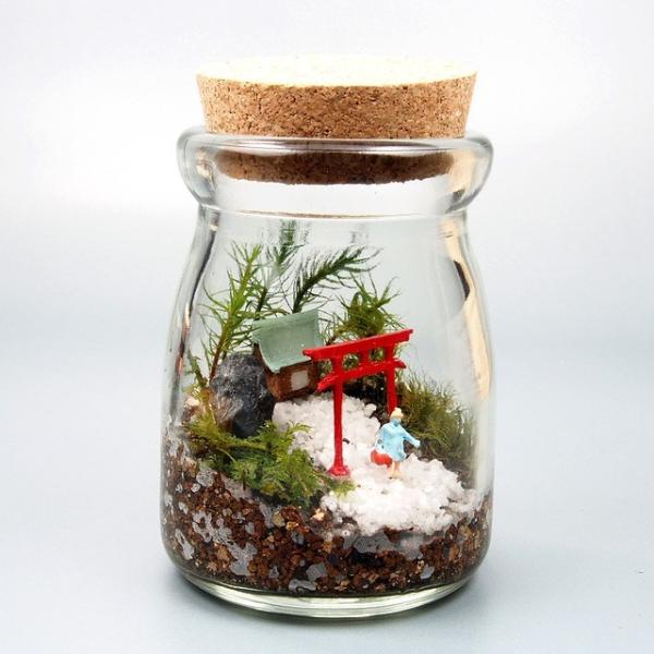 苔テラリウム・手作りキット一式苔をはじめ、ガラス容器や材料・作り方のしおりの必要な材料が一式揃っているので初めての方もとても簡単に安心してお作りいただけます♪製作時間：初めての方でも30分〜1時間位で完成できます。苔は本州最北端の寒さにも強...