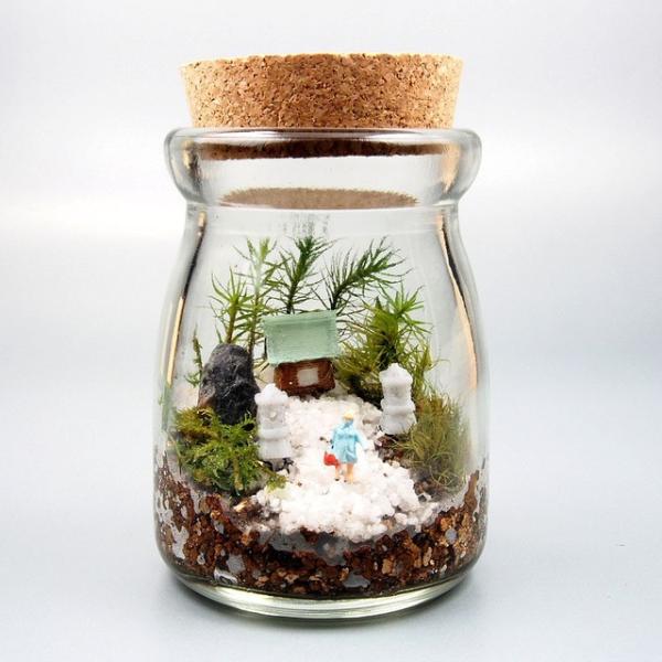 苔テラリウム・手作りキット一式苔をはじめ、ガラス容器や材料・作り方のしおりの必要な材料が一式揃っているので初めての方もとても簡単に安心してお作りいただけます♪製作時間：初めての方でも30分〜1時間位で完成できます。苔は本州最北端の寒さにも強...