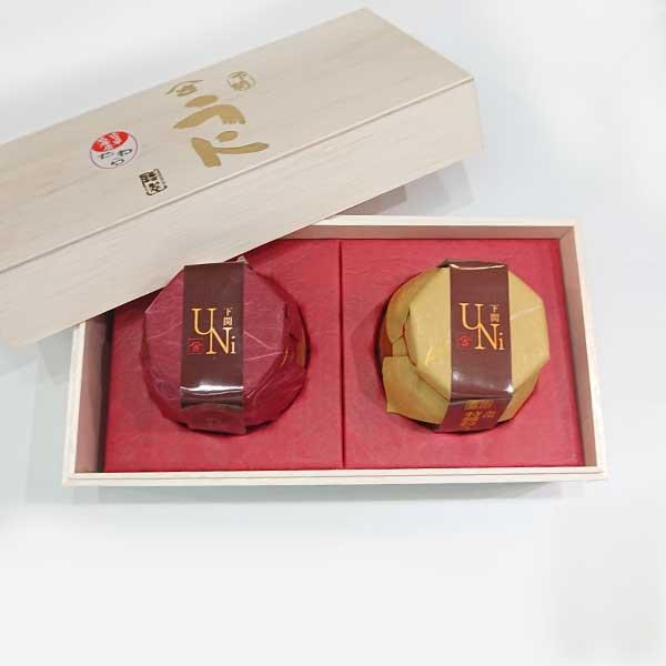 吟味粒うにの金と銀の詰め合わせです。贈り物や大切な席へ是非どうぞ各1本木箱入。包装してお届け致します。===金===●原材料　塩うに・エチルアルコール●内容：160g瓶　木箱入(下関）====銀====●原材料　塩うに（うに：チリ・韓国、食...