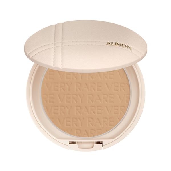 美しい素肌になりかわる レアでエアなファンデーション とろけるように軽やかにのびひろがり、つけたことを忘れるほどぴたりとフィット。 気になるところはしっかりカバーしているのに、仕上がりはまるで素肌のよう。 出会ったことのない使い心地。見たこ...