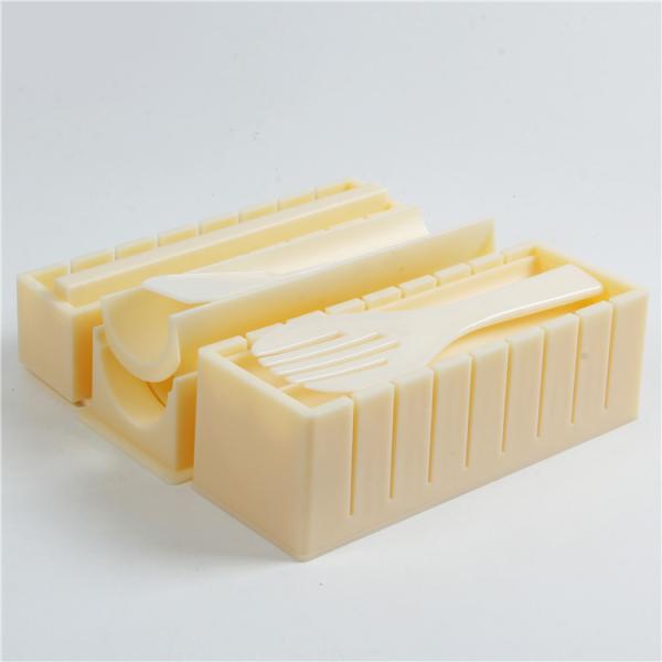 【使いやすさ】：この寿司型は初心者向けに設計される寿司作りツールです。型枠に海苔とご飯、具材をセットして蓋でギュッと一押し！型枠には等間隔のガイド付きなので均等にカットできます。子供でもできます。【食品グレードの材料】：寿司型は、耐久性の高...