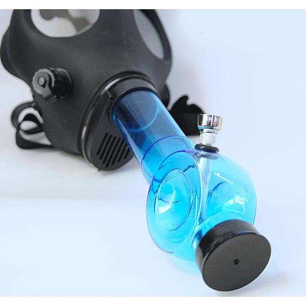 ガスマスク・ボングです。 馴染みの無い方は、なぜそこまで？と思うでしょうが コレがマニアのサガだからやめられない。 さてコチラのガスマスク、ドリンクホルダー用のバルブが付いていて ガスマスクを着用しながらドリンクが飲めるんですね。 ストロー...