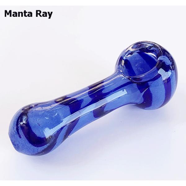 今までに類を見ない斬新なデザインとビビットな色使いがGOOD！好みがはっきり分かれる大胆なデザインですが次世代の貴方におススメ！スタイル、カラー、デザインのどれをとっても完成度の高いガラスパイプです。■スタイルは定番のスプーン、技法はハンド...