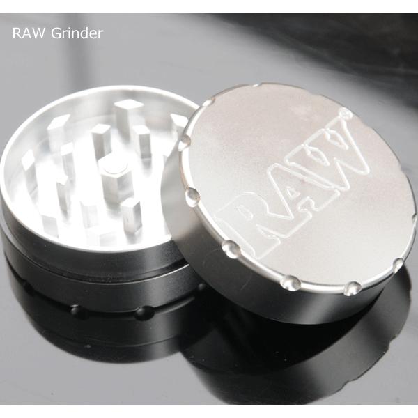 RAWから販売されているオフィシャルのアルミ・グラインダーです。 さすがRAWだけあって グラインダーにもコダワリを見せつけてくれます。 無論、アルミの削り出し、刃はダイヤモンドカッター。 マグネットで着脱でき、摩擦をスムースにするナイロン...