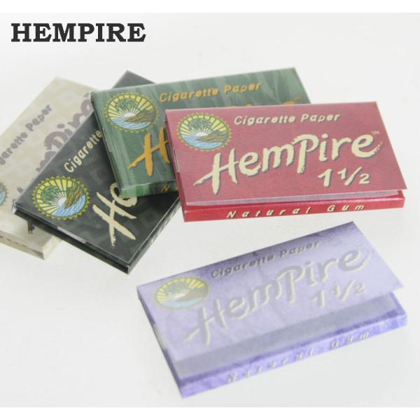 100％ナチュラル ヘンプペーパーHEMPIRE 1 1/2紙がヘンプ（大麻）でできているのは他にもあるけどスローバーニング（燃焼の遅いタイプ）で、しかも薄型、パッケージもカラーが豊富で可愛い！■サイズ：78mm×65mm■33LEAVES...