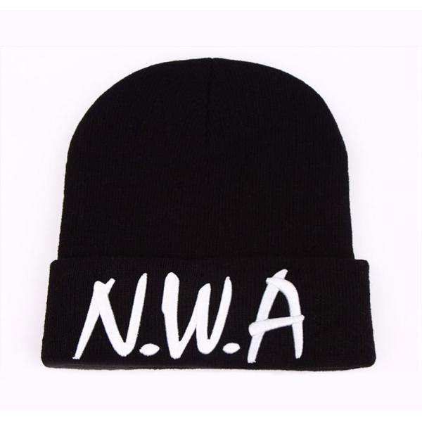 1986年にアメリカのカリフォルニア州コンプトンで結成された伝説のヒップホップグループN.W.ANiggaz Wit Attitudes（主張する黒人たち）を刺繍したニットキャップです。これを買う方にはこれ以上の説明は不要ですね。■タイプ：...