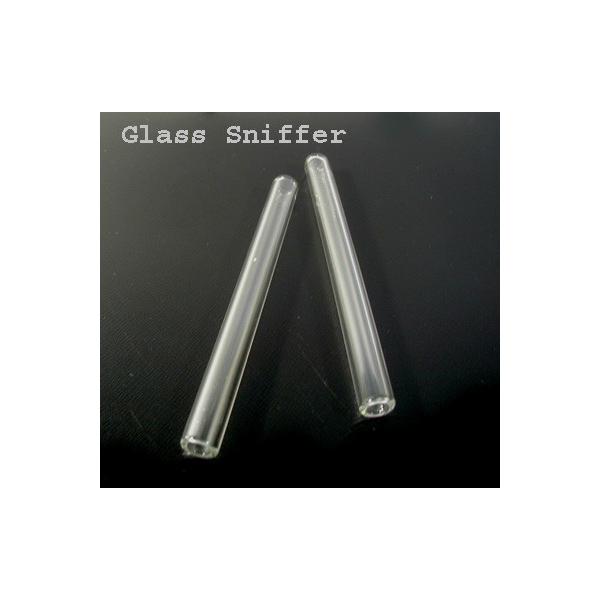 ガラス製スニッファーです。スニッフって何？ 本来は鼻腔摂取と訳すのが一番適しているのでしょうが よくギャング映画などで鼻からコカインを吸ってるシーンがあるでしょ、 それに使うパイプがスニッファー。 鼻の穴にピッタリくるこのサイズが使いやすい...