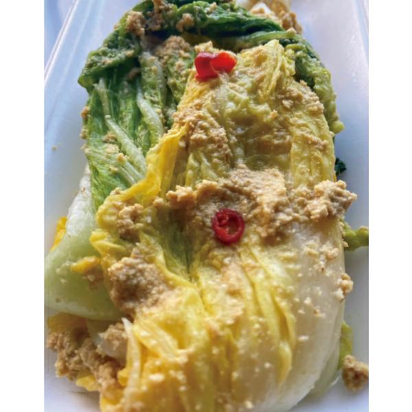 沢庵、キュウリとナスの古漬け、白菜の古漬けは、長期保存のため塩分を高めにしています。塩辛く感じたり、酸っぱすぎると感じた場合は水に浸して味の調整をお願いいたします。期間限定商品になります。すべて無添加で手作りの昔懐かしい漬物です。セット内容...