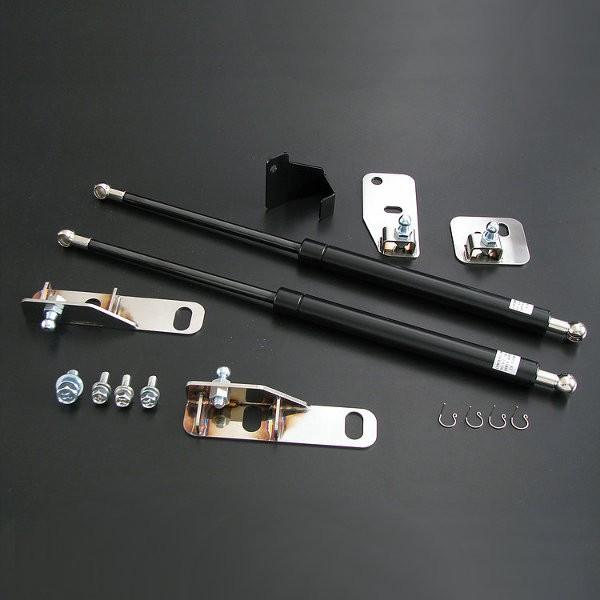 再販76・79はエンジンルームの拡大により、以前の車両よりボンネットも大きくなり、重量が増しています。　そしてサスペンション交換やタイヤのサイズ変更により、メンテナンス時にボンネットを開けるのにも大変ですね。そこで、ボンネットダンパーの登場...