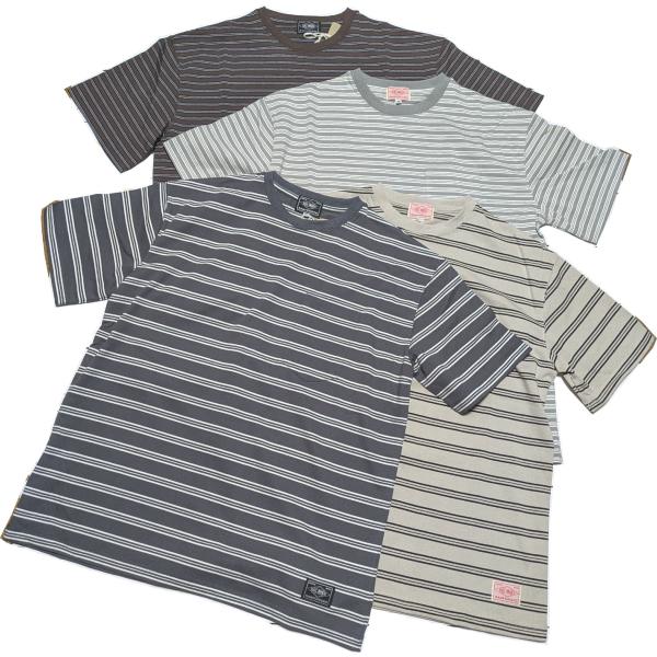 "BIG MIKE"人気のサングラスポケット付き半袖ボーダーTシャツです。ナチュラルな伸縮性と通気性と通気性を兼ね備えたベーシックな生地で、クラシックなシルエットに落とし込みました。胸元にBIGMIKEの定番ディテールである【サングラスポケ...