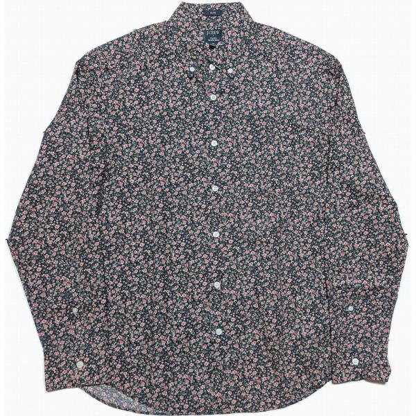 J.クルーのLA買い付け商品です。何枚も欲しくなるジェイクルーの定番、花柄、長袖ボタンダウンシャツです（ポケット付き）。ウォッシュ加工により良い雰囲気に仕上がってます。オールシーズンで着用できるサラッとした素材。吸収性も良く、快適な肌触りで...