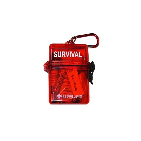 プラスチック製防水ボックスに、非常時に役立つアイテムをまとめたサバイバルキット。防水ケース、アクセサリーカラビナ、フラッシュライト、マルチツール、ファイヤースターター、ホイッスル、キャンドル、絆創膏（5枚）がセットになっており、アウトドアや...