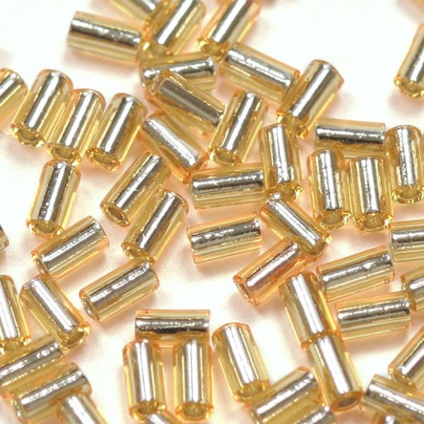 グラスビーズ　竹ビーズです。【 サイズ(約) 】 3mm(穴径0.8mm)【 入り数(約) 】 7g(約560粒)【 加工・色名 】 銀メッキ／茶金【 材質 】 ガラス※メール便可能です。※2023年1月19日（木）より価格を改定しております。