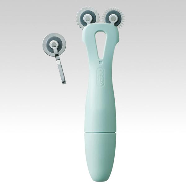 手にフィットするハンドル形状のルレットです。握り易さを追求した使いやすいグリップ形状です。ギザ歯、丸歯、へらと３タイプの歯がセットになっています。ハンドルをクルッと回すだけで、素早く歯の種類を変えることができます。歯の付け替えできて、使わな...