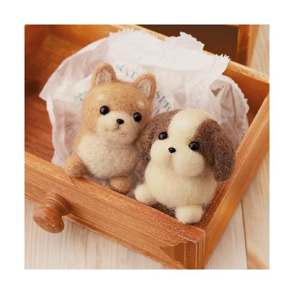 ハマナカ羊毛フェルトマスコットキットしば犬＆シーズー【　サイズ（約）　】　7.5×4.5×高さ7.8ｃｍ（しば犬の完成サイズ）7.5×6.5×高さ6.8ｃｍ（シーズーの完成サイズ）【　セット内容　】　フェルト羊毛、副資材、テキスト【　用意す...