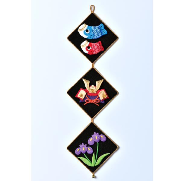 タカギ繊維 端午の節句キット「京ちりめん 端午のタペストリー LH-177」です。■セット内容…生地類（柄金生地・金ラメ生地・ちりめん）、鈴、座金、紐、ボール紙、型抜き押絵土台、スポンジシート、説明書■サイズ（約）…縦27.5×横17×厚さ...