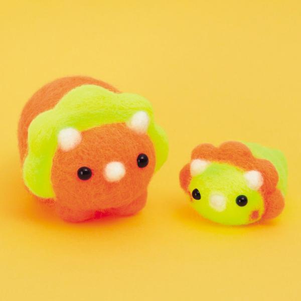 ■サイズ（約）…約縦20×横13×厚さ3cm（パッケージサイズ）トリケラくん高さ6cm、赤ちゃん高さ3cm ※ニードルの刺し方によって大きさはかわってきます。（完成サイズ）■セット内容…アクレーヌ、目、レシピ■準備するもの…【フェルティング...