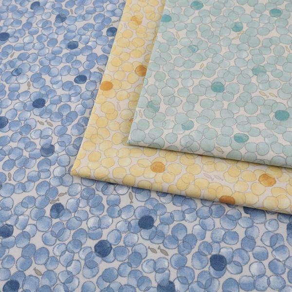 ■布幅（約）…108cm■素材…綿100％■数量設定…50cm単位の切売り　（ご購入例： 数量 2 = 1m）●生地の厚さ … やや薄地●透け感 … 若干あり●生地の特徴 … 薄手で、ギャザーも寄せやすい厚み。スタンダードな平織の生地です。...