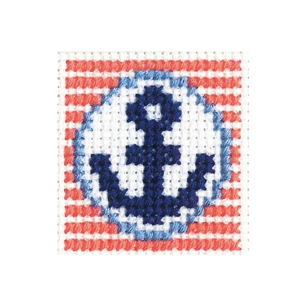 【　メーカー　】　オリムパス【　サイズ（約）　】　本体全長１１ｃｍ　アクリルケース外径４．２×３．９ｃｍ幅０．６ｃｍ　内径３．５×３．３ｃｍ【　キット内容　】　２５番刺しゅう糸（綿１００％）、Ｎｏ．３９００布　アイーダ白（６）（綿１００％）...