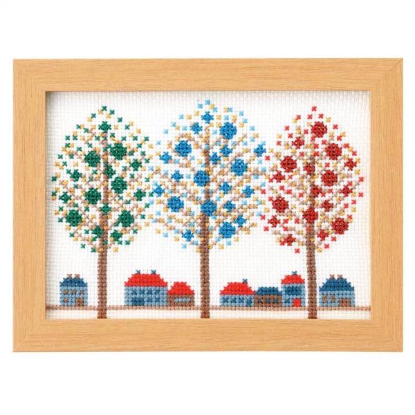 ■サイズ（約）…32.5×20.5×2cm（パッケージサイズ）額外径縦15×横20cm、額内径縦11.6×横16.6cm（完成サイズ）■セット内容…25番刺しゅう糸、ラメ刺しゅう糸、NO.8300インディアンクロス32オフホワイト、クロス針...